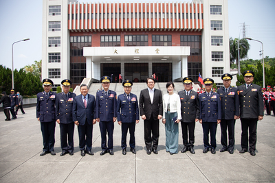 本校於112年4月12日辦理110年特考班結業典禮，典禮由部長親臨主持。